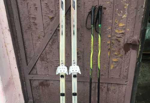 Лыжный комплект с палками и креплением