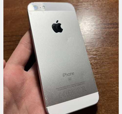 iPhone SE, 32 ГБ