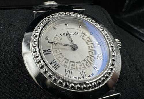 Женские часы Versace