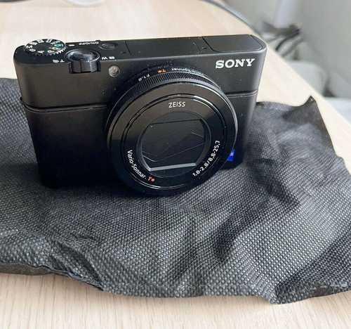 Sony Cyber-shot DSC-RX100M3