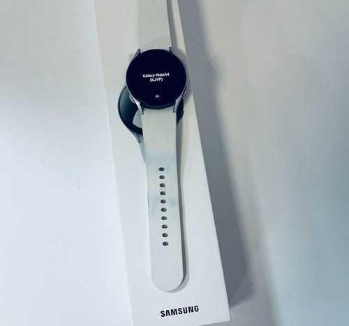 Умные часы Samsung Galaxy Watch4 40 мм