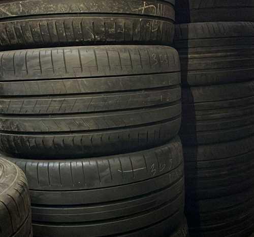 Pirelli P Zero PZ4 305/30 R21 104Y