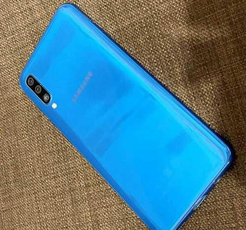 Samsung Galaxy A50, 4/64 ГБ