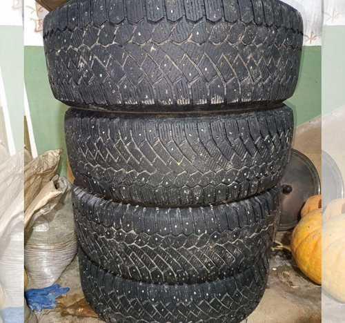 Gislaved Nord Frost 200 235/65 R17