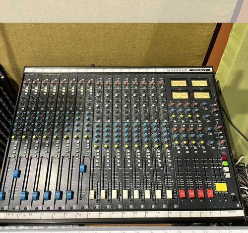 Микшерный пульт Soundcraft 200BVE