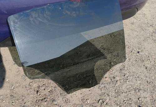 Стеклоподъемник стекло заднее правое Peugeot 208
