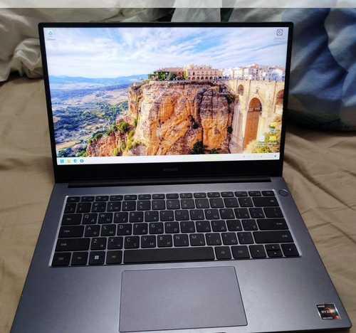 Honor MagicBook 14 AMD r5 5500u