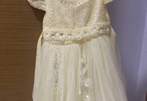 Нарядное платье для девочки 104- 110 см