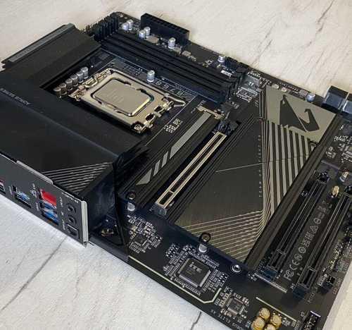 Комплект intel i5 13400F + b760 Aorus elite +ddr5