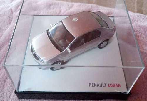 Модель 1:43 Renault Logan