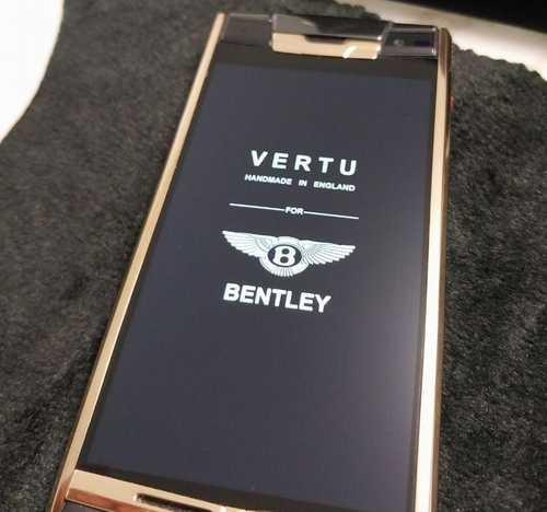 Vertu Signature Touch Pride of Russia, 2/64 ГБ