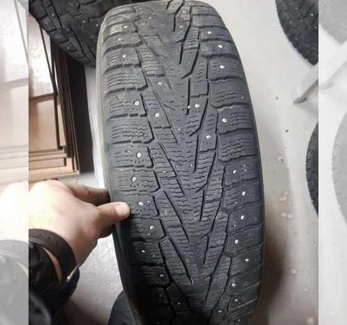 Nokian Tyres Hakkapeliitta 7 SUV 215/70 R16 100T