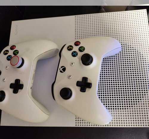 Xbox one s 2 геймпада 1tb