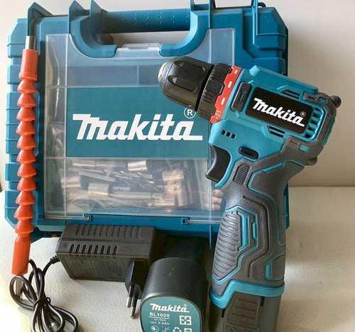 Шуруповерт с битами бесщеточный Makita 18V