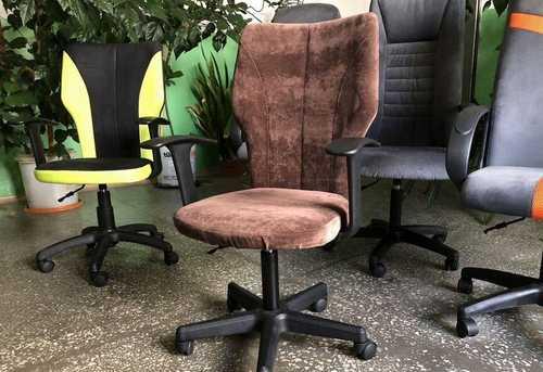Компьютерный стул новый с регулировкой высоты