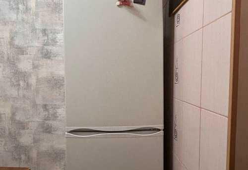 Холодильник с морозильником