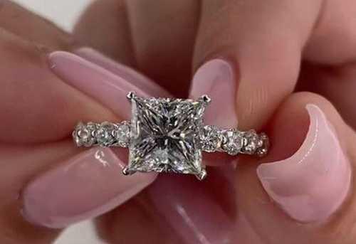 Кольцо с бриллиантом "Принцесса"