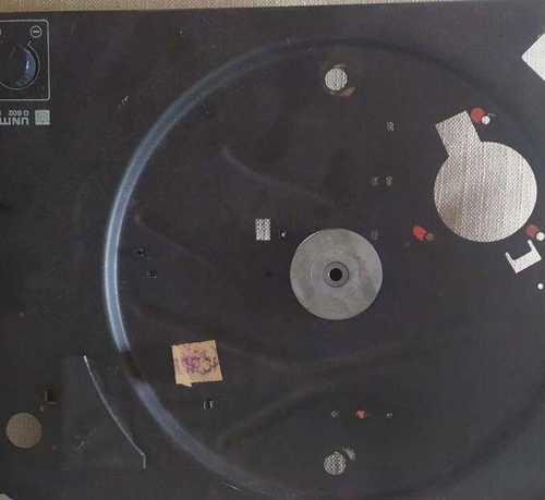 Стол от проигрывателя виниловых пластинок Вега-109