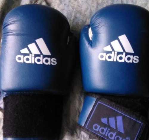 Боксерские перчатки 10 oz adidas