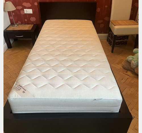 Кровать с матрасом