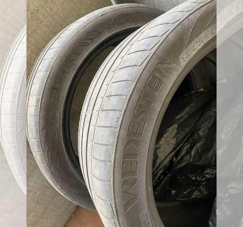 Vredestein Ultrac Vorti 245/40 R18