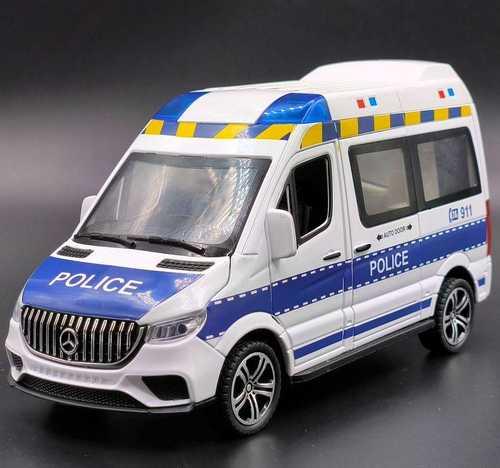 Машина металлическая Mercedes-Benz Sprinter