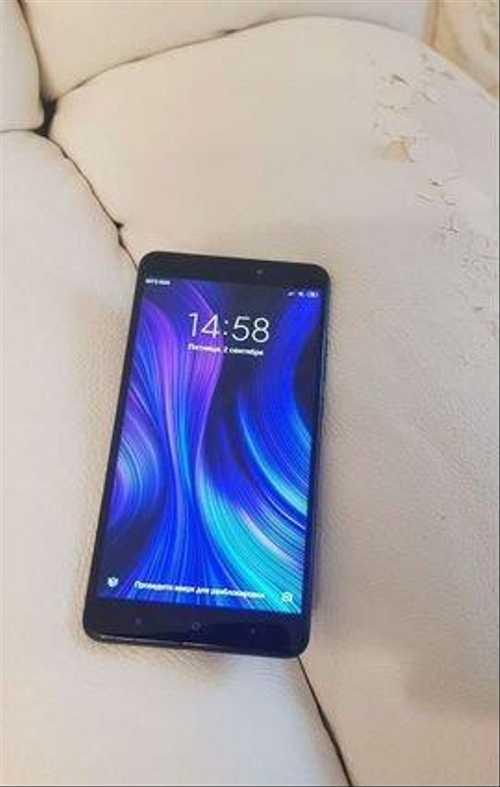 Телефон Xiaomi Mi max2