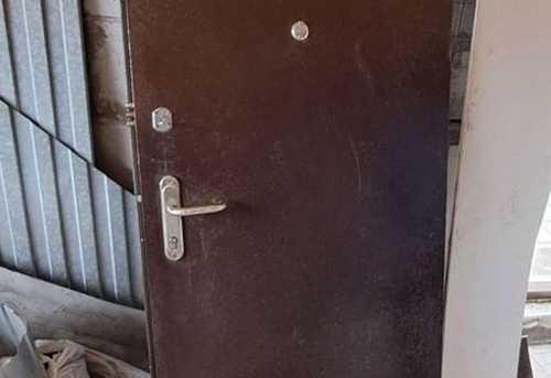 Дверь входная металлическая, бу