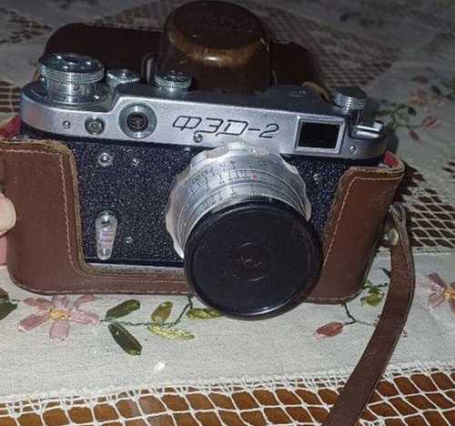 Пленочный фотоаппарат фед-2