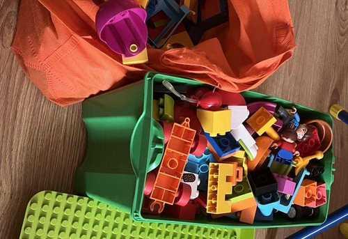 Lego duplo парк аттракционов, самолет и коробка