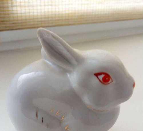 Фарфоровые статуэтка кролик