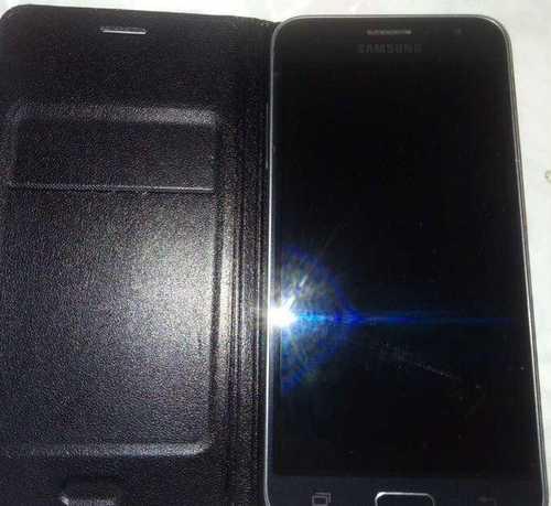 Телефон Samsung J 3
