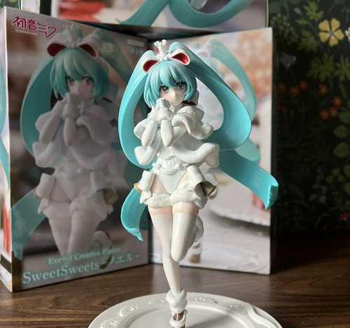 Аниме фигурка Sweet Sweets Hatsune Miku Noel