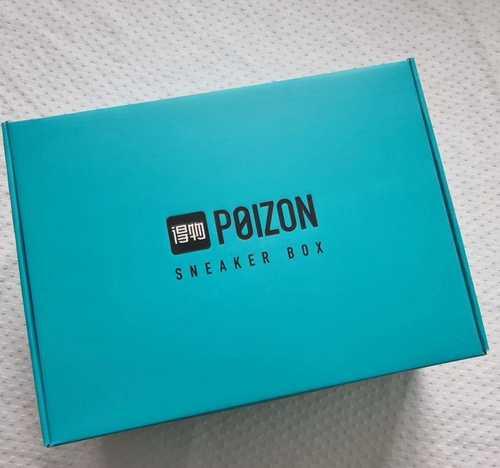 Коробка Poizon sneaker box