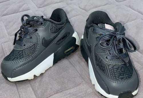 Кроссовки Nike, ботинки и пинетки