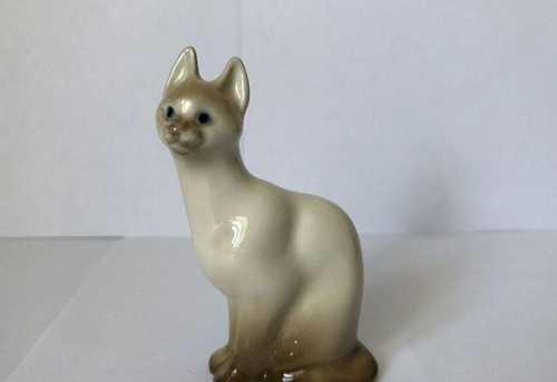 Фарфоровые статуэтка "Сиамский кот"
