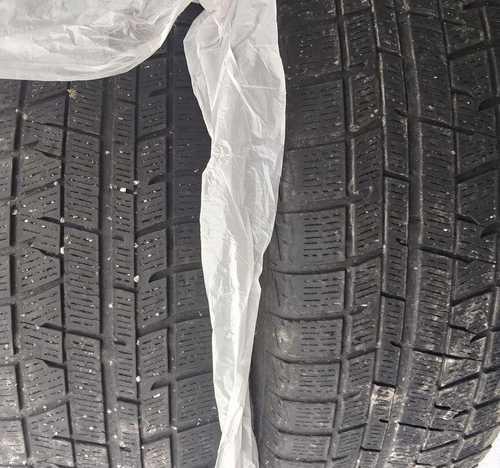 Yokohama 104ZR 215/60 R17