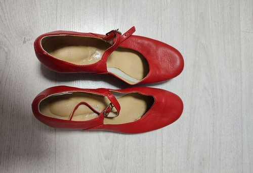 Туфли для народных танцев красные