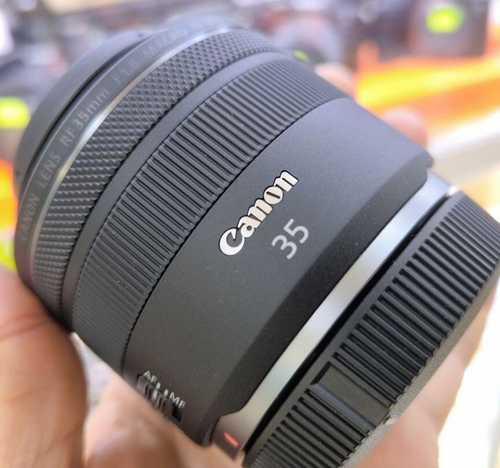 Canon RF 35mm f/1.8 Macro IS STM витрина S№01361