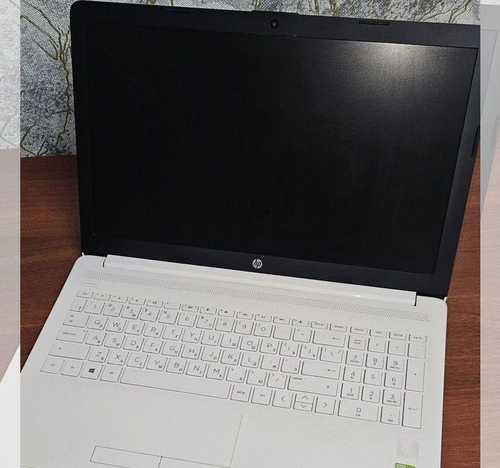 Ноутбук HP 15-da0057ur