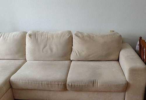 Угловой диван плюс два кресла