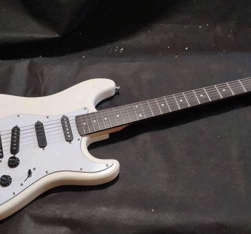 Реплика Fender Stratocaster Richie Blackmore