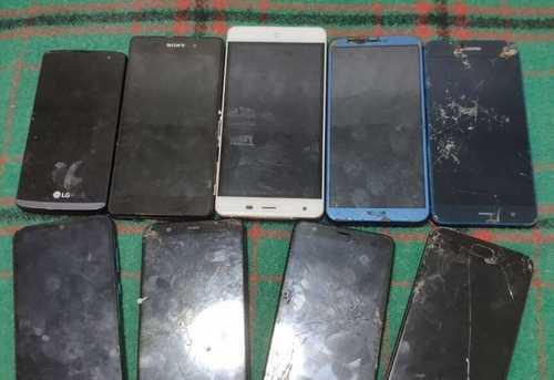 Разнообразные мобильные телефоны под ремонт