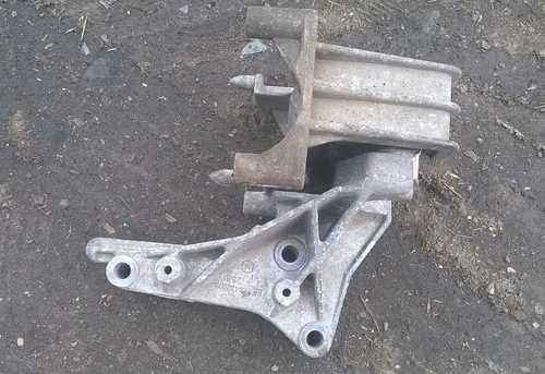 Opel Vectra B опора кпп задняя