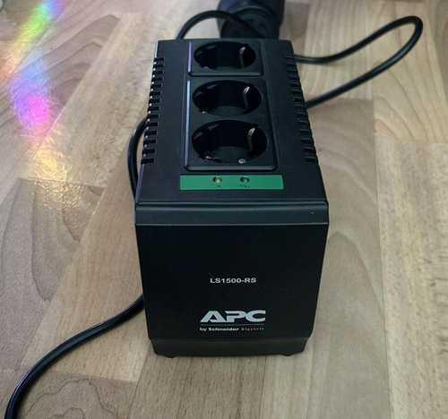 Стабилизатор напряжения APC Line-R LS1500-RS