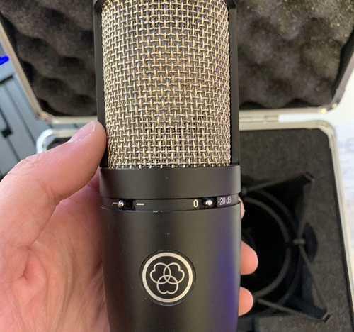 Студийный микрофон AKG p220