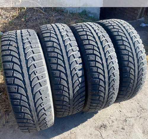 GT Radial Champiro IcePro 215/60 R17