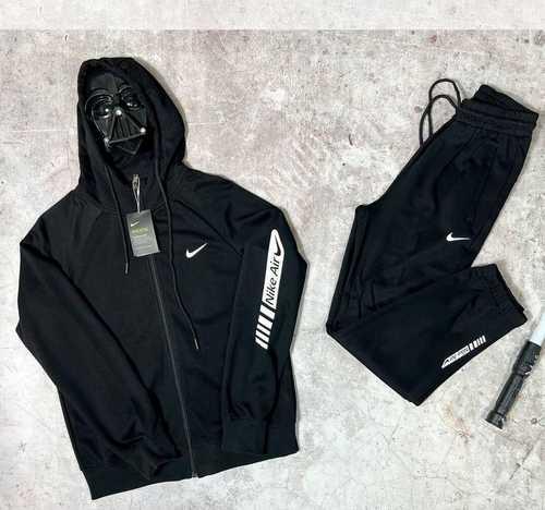 Спортивные костюмы Nike