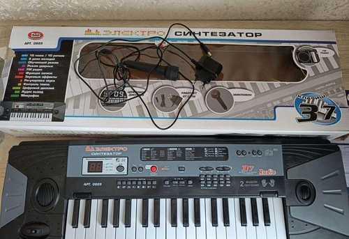 Синтезатор 37 клавиш