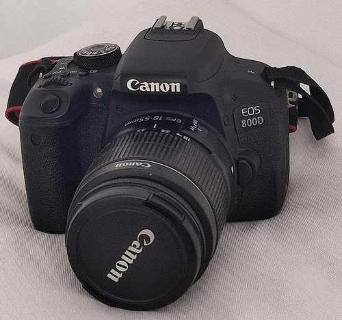 Canon eos 800d с объективом 18-55мм Kit